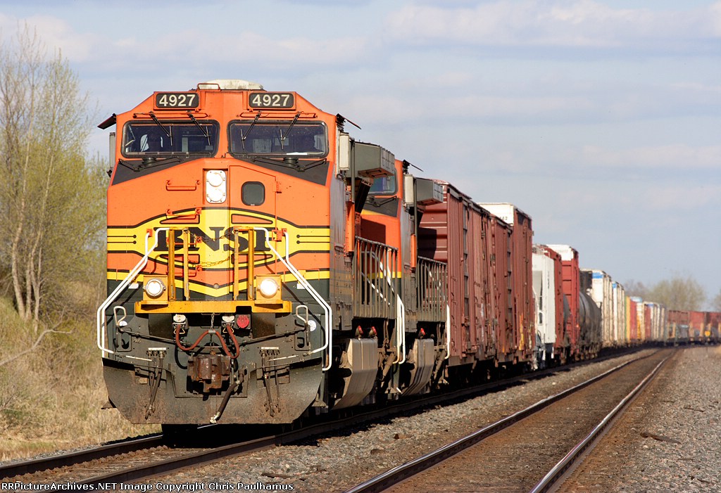 BNSF 4927